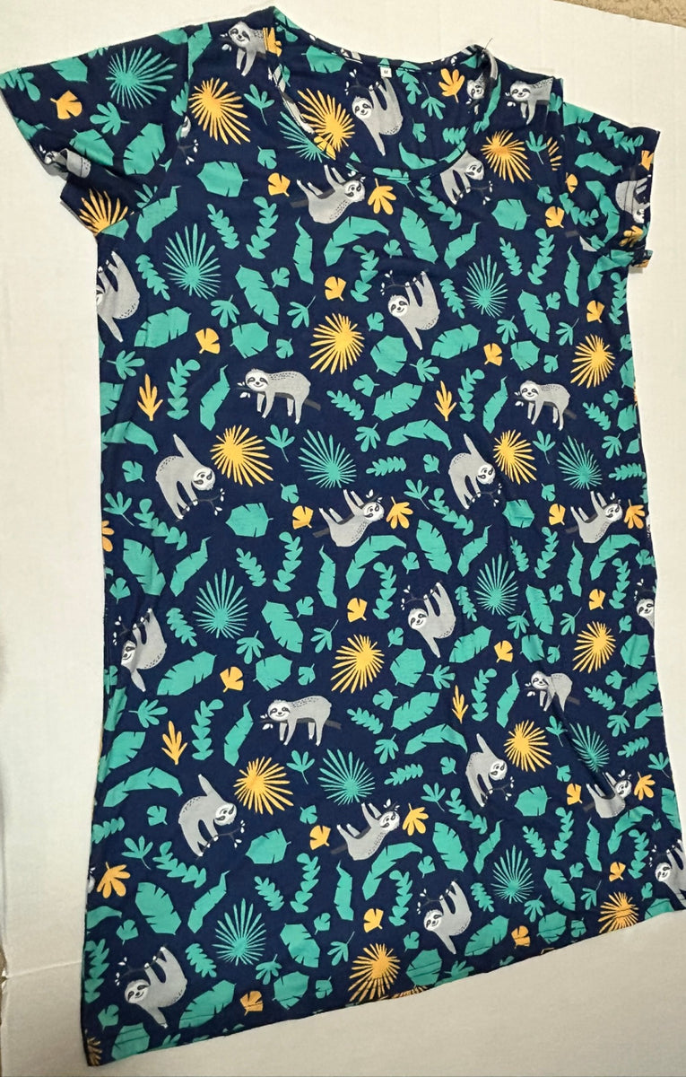 Sloth nightgown excellent condition - JUNIOR Girls: M (8-10) – Indy ...